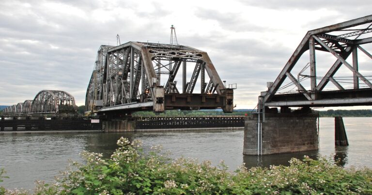 Hydraulic Bridges: Examples, Models, Projects, and Types