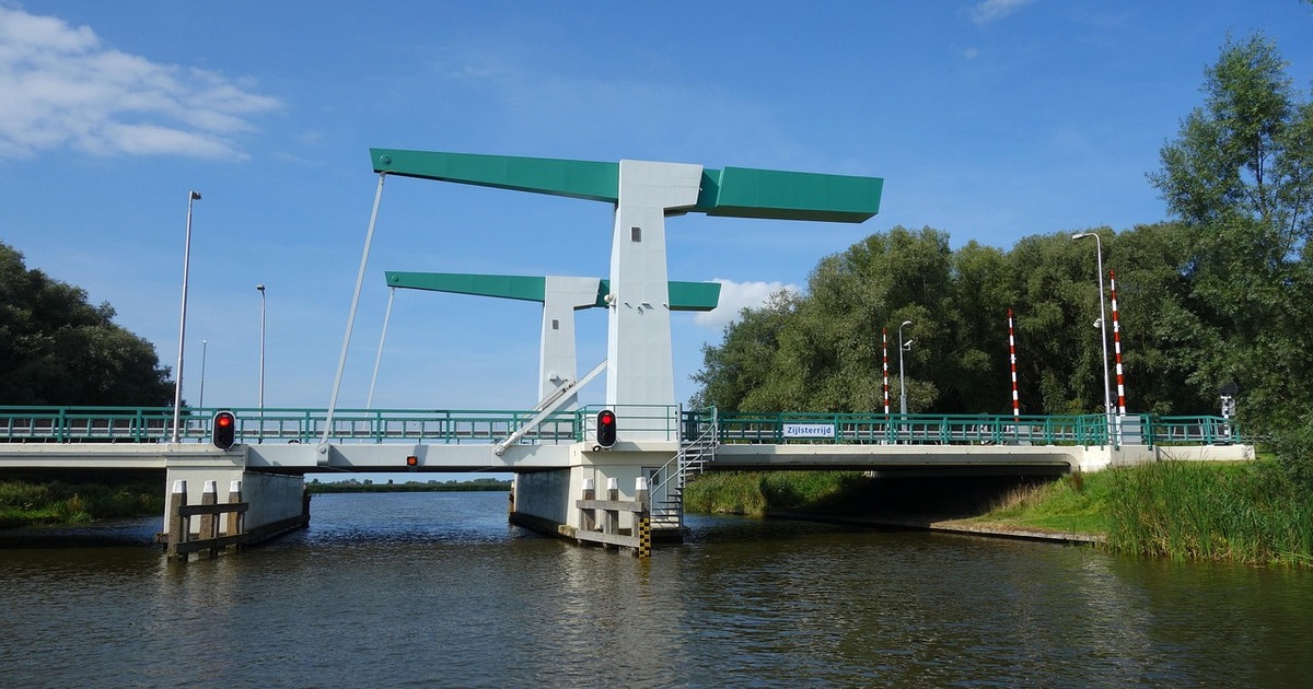 Hydraulic Bridges: Examples, Models, Projects, and Types